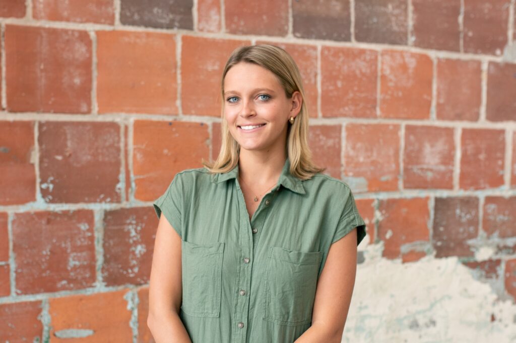 Ellie Rickenmann - Thrift CRESThrift CRES